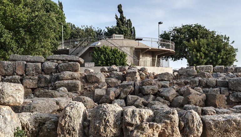 The Archeological Garden - Ramat Rachel - iTravelJerusalem